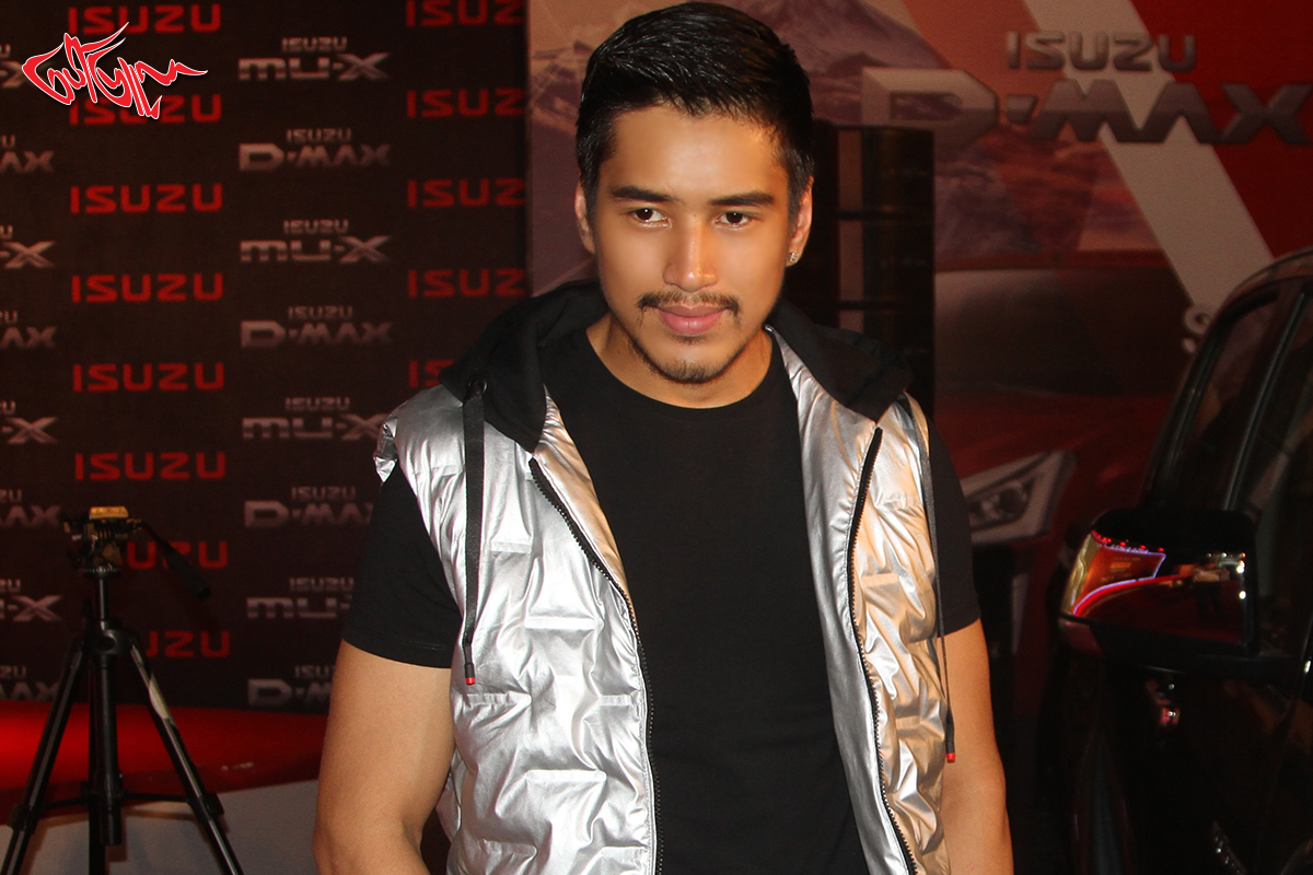 New Year မွာ ဂ်ပန္နုိင္ငံကုိအလည္အပတ္ သြားဖုိ႔ စီစဥ္ထားတဲ့ ...