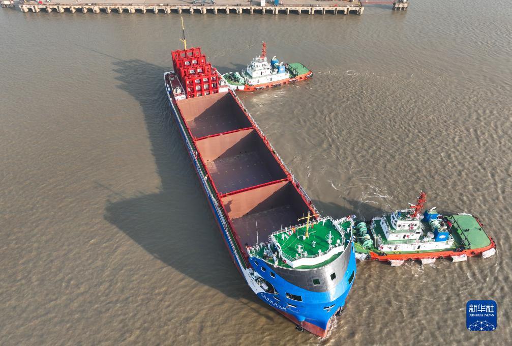 လျှပ်စစ်စွမ်းအားသုံး ကွန်တိန်နာတင်သင်္ဘော စမ်းသပ်မောင်းနှင် Popular