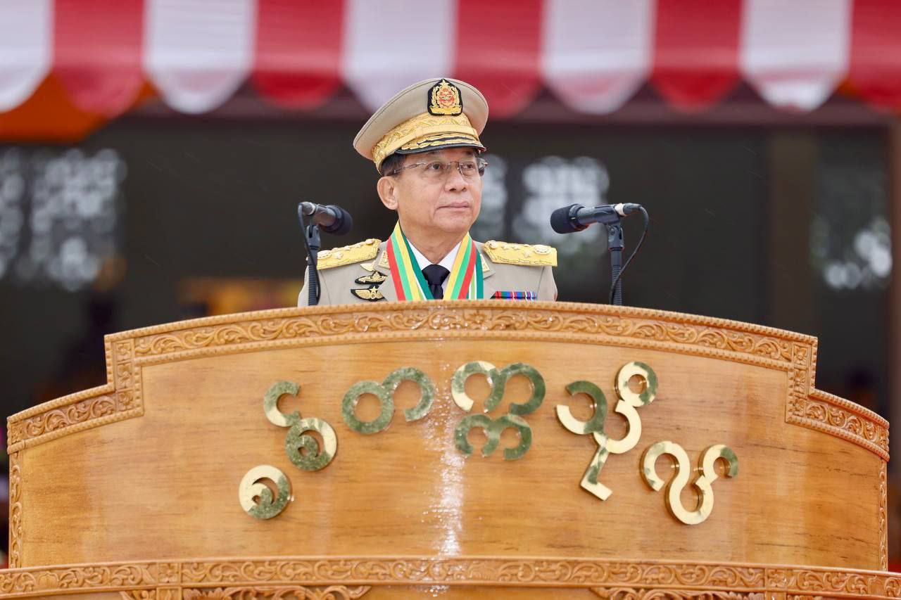 DSA အမှတ်စဉ် (၆၅) သင်တန်းဆင်းဂုဏ်ပြု စစ်ရေးပြအခမ်းအနားသို့ တပ်မတော်ကာက ...