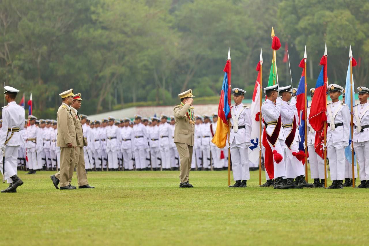 DSA အမှတ်စဉ် (၆၅) သင်တန်းဆင်းဂုဏ်ပြု စစ်ရေးပြအခမ်းအနားသို့ တပ်မတော်ကာက ...