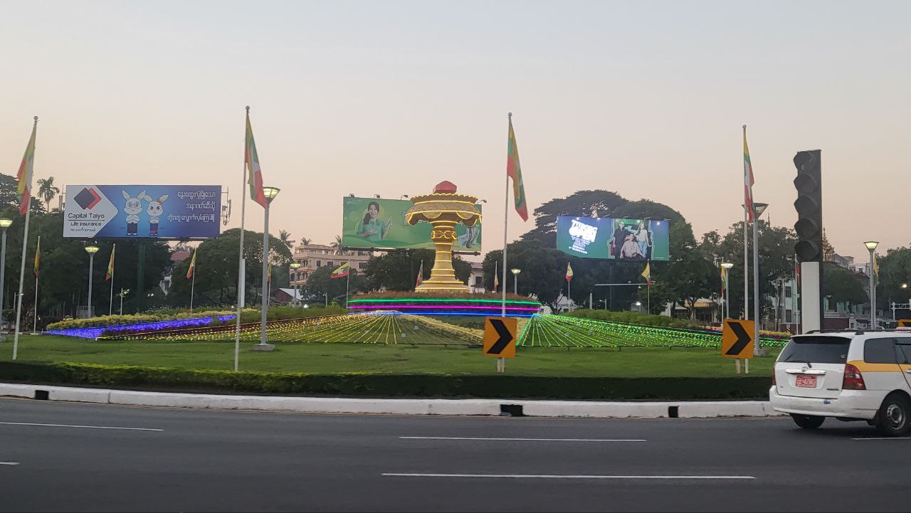 YCDC ပိုင် ကြော်ငြာဘုတ်လုပ်ငန်း ဆောင်ရွက်လိုသူများကို ဖိတ်ခေါ်နေ | Popular